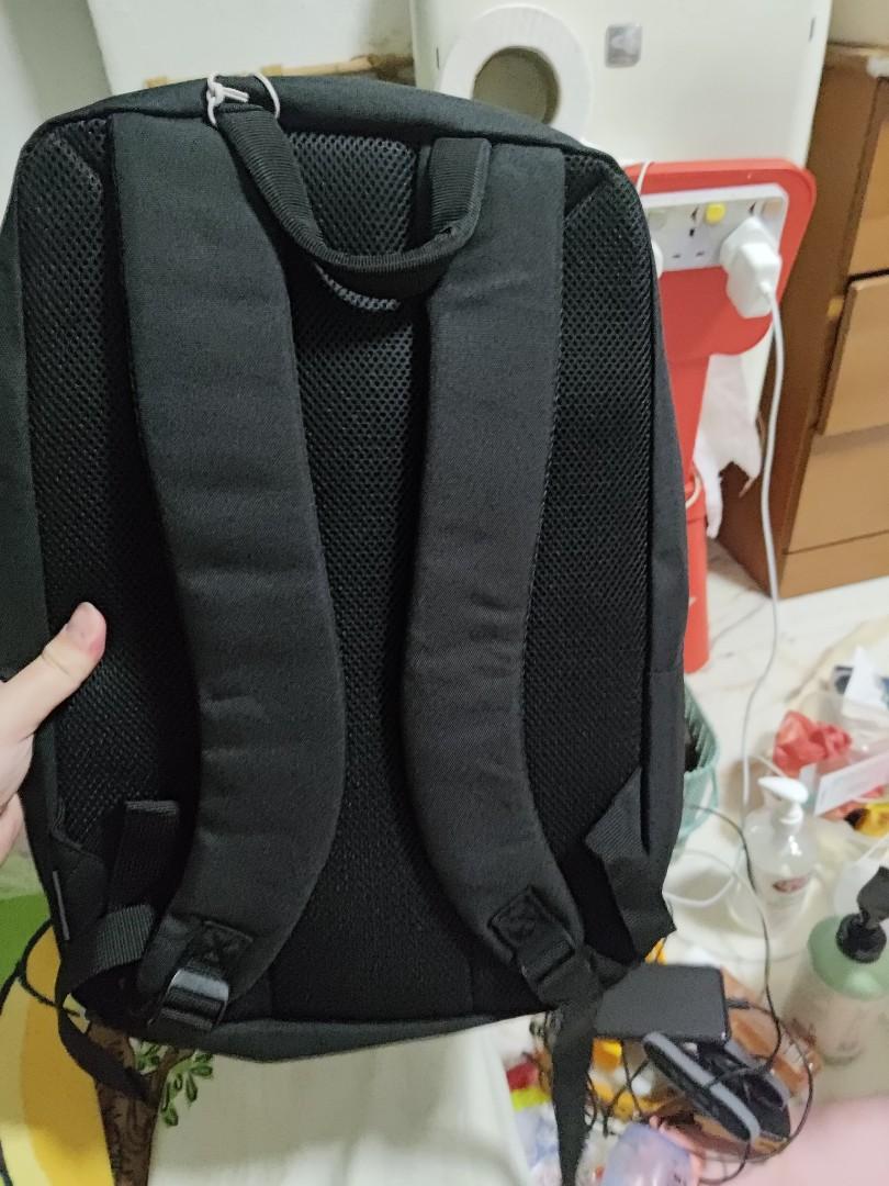 Honor laptop backpack, Men's Fashion, Bags, Backpacks on Carousell