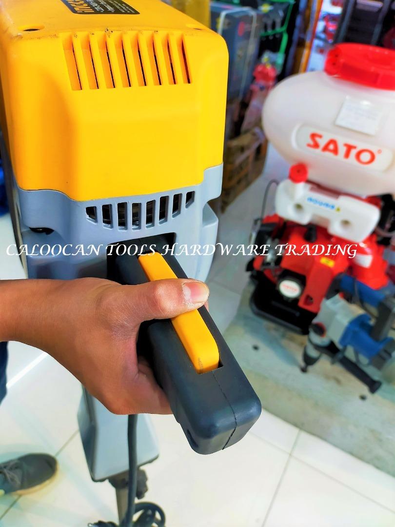 INGCO 2200W Demolition Breaker/Jack Hammer with Anti-Vibration System ...