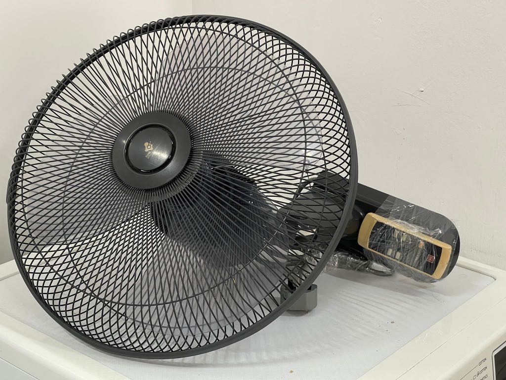 KDK M40MS (BLACK) 16IN WALL FAN W/RC, Furniture & Home Living, Lighting ...