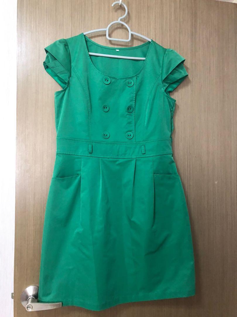 kelly green button dress, Women's Fashion, Dresses & Sets, Dresses on ...