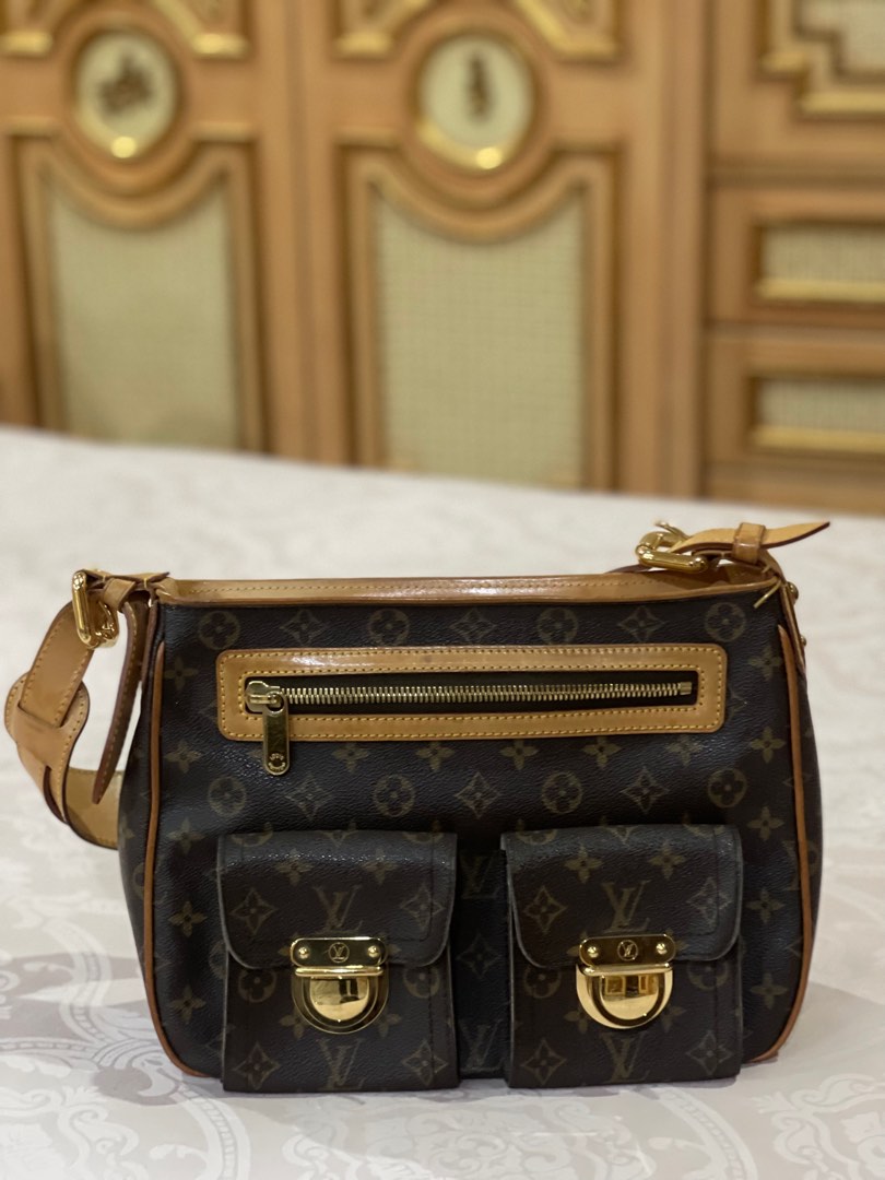Louis Vuitton medium bag, Luxury, Bags & Wallets on Carousell