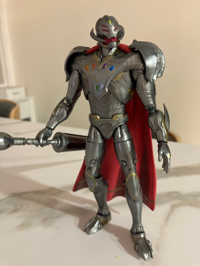 Marvel Legends Infinity Ultron display with Avengers Spider-Man, 興趣及遊戲 ...