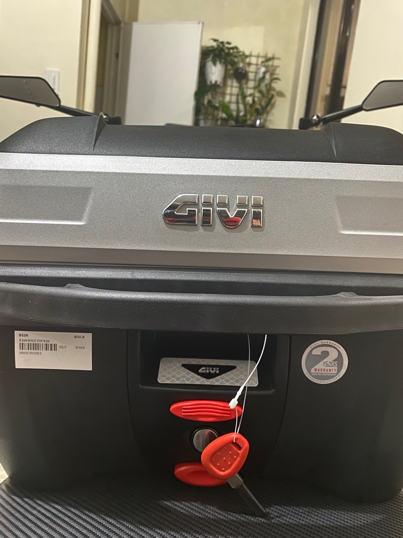 Original brand new Givi Box 32L, Motorbikes, Motorbike Parts ...