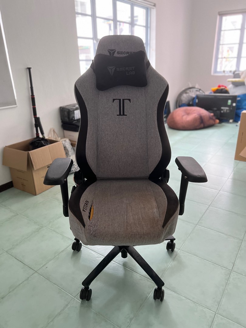 SecretLab TITAN Softweave - Cookies & Cream, Furniture & Home Living ...