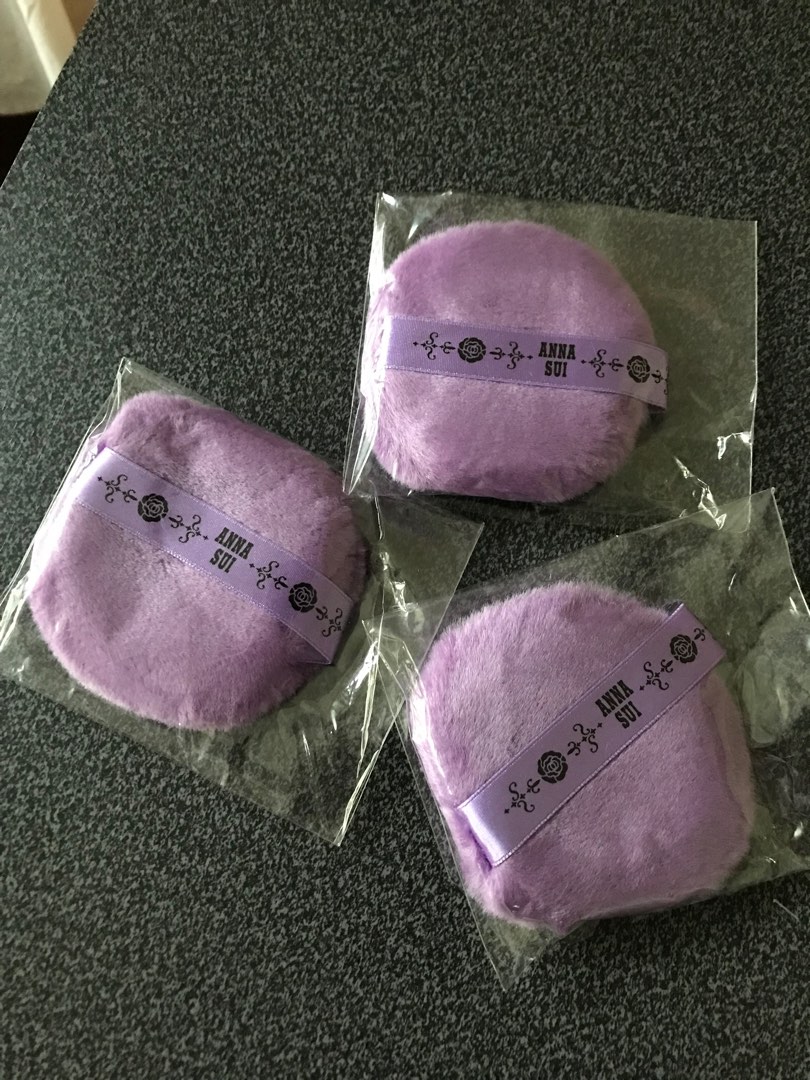 ANNA SUI POWDER PUFF, Beauty & Personal Care, Face, Makeup on Carousell