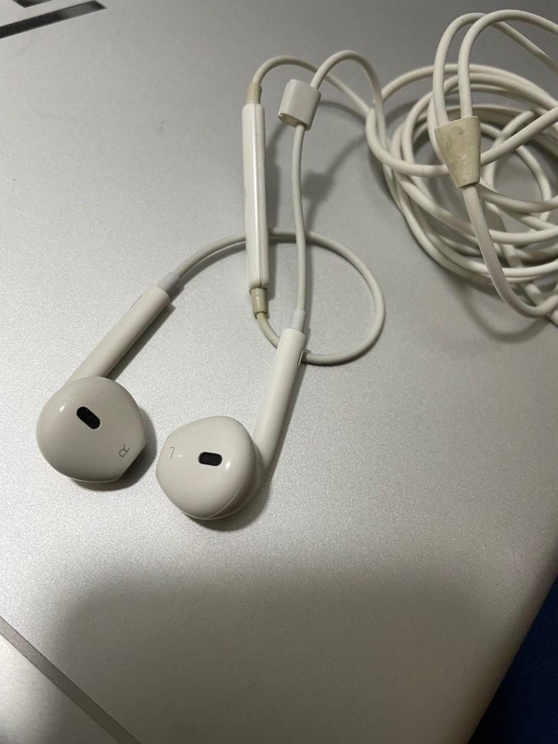 Apple earpods with lightning connector, Audio, Headphones & Headsets on ...