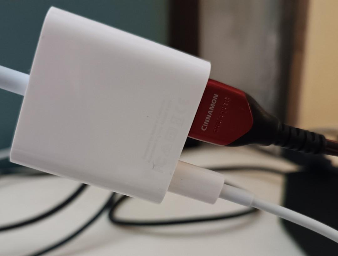 Chord Mojo 2 Portable DAC/ Headphone Amplifier plus Audioquest Cinnamon ...