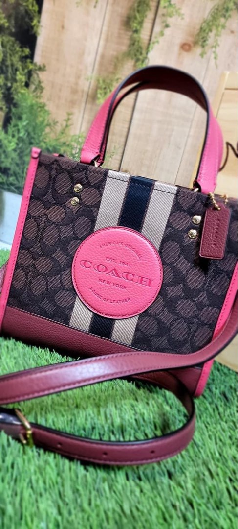 Coach Dempsey 22, Women's Fashion, Bags & Wallets, Cross-body Bags on ...