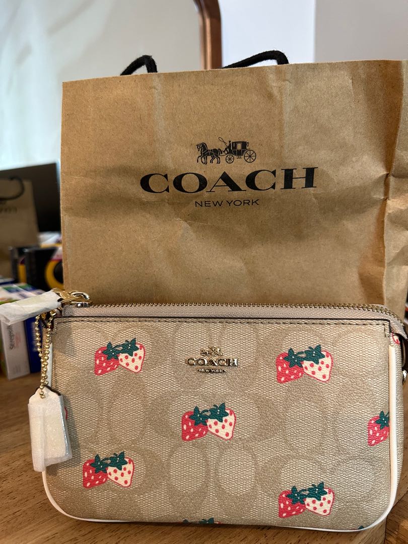 Coach baguette strawberry Bag, Women's Fashion, Bags & Wallets, Purses ...