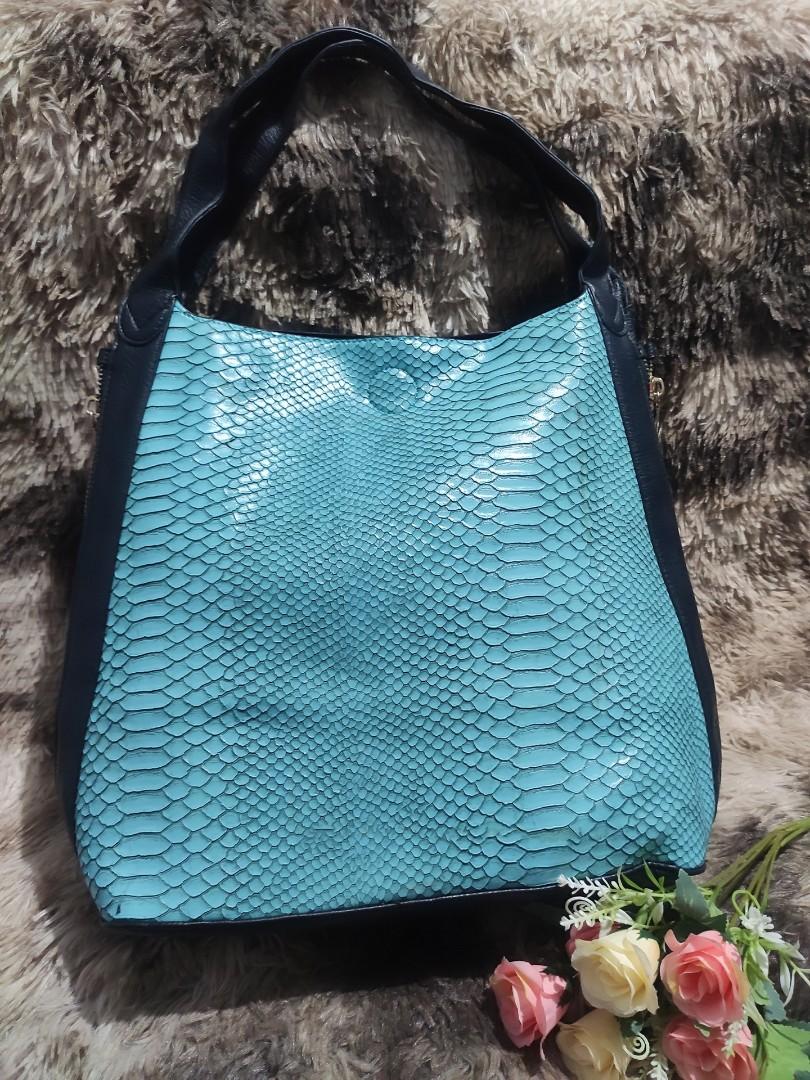 D. Kelly tote bag, Women's Fashion, Bags & Wallets, Tote Bags on Carousell