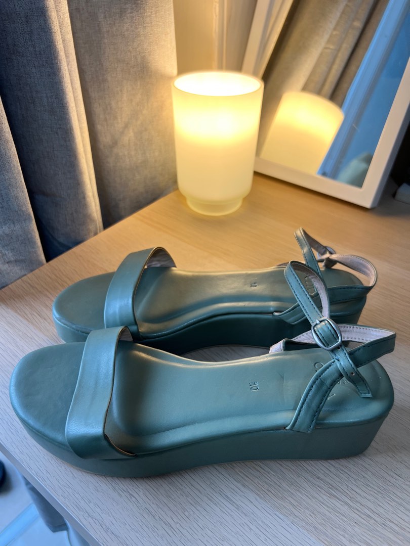 Dark green platforms, Women's Fashion, Footwear, Heels on Carousell