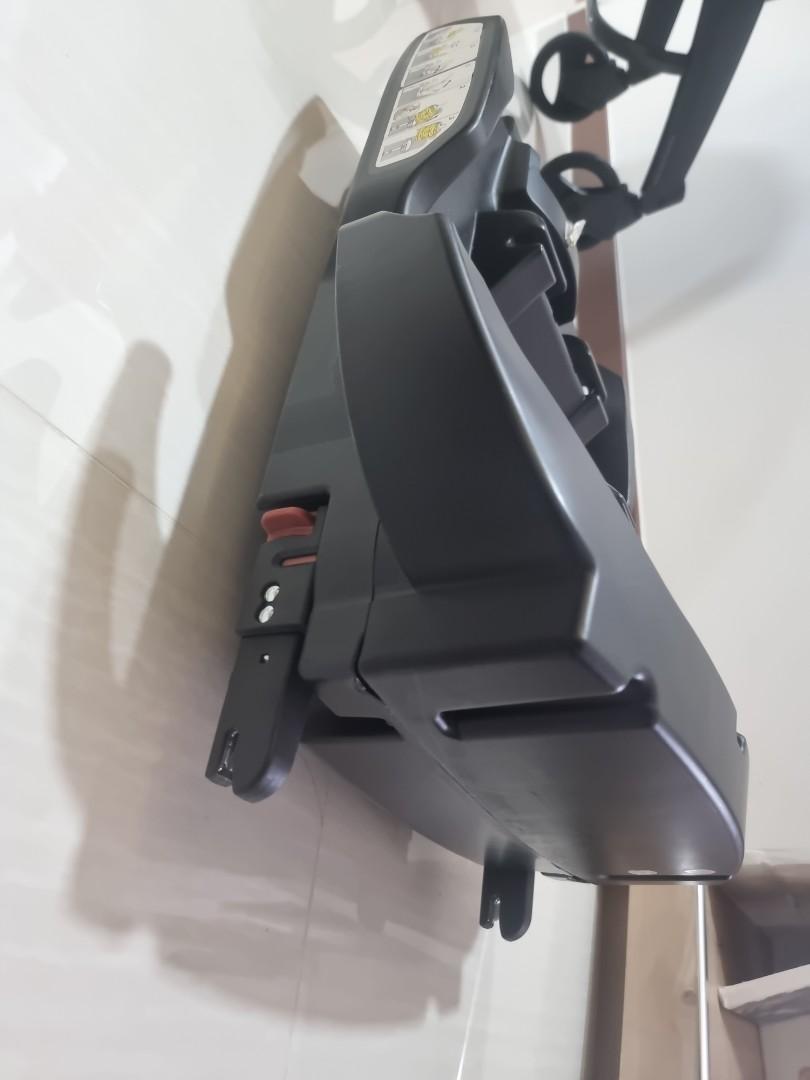 DOONA carseat scroller with ISO Fix.. easy click, Babies & Kids, Going ...