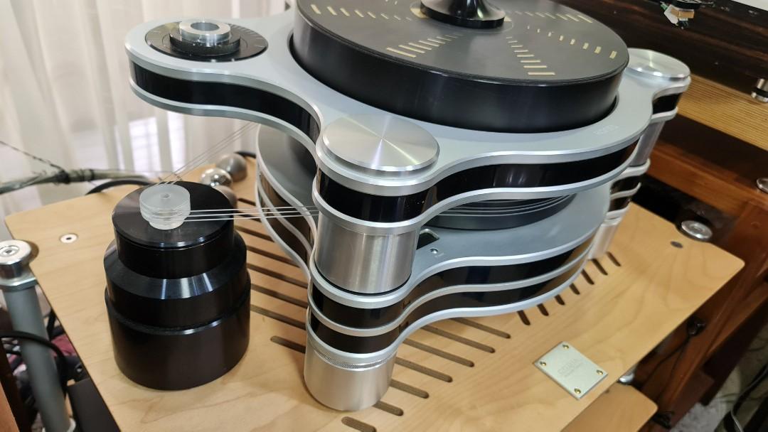 Hanss T60 Turntable, Audio, Other Audio Equipment on Carousell