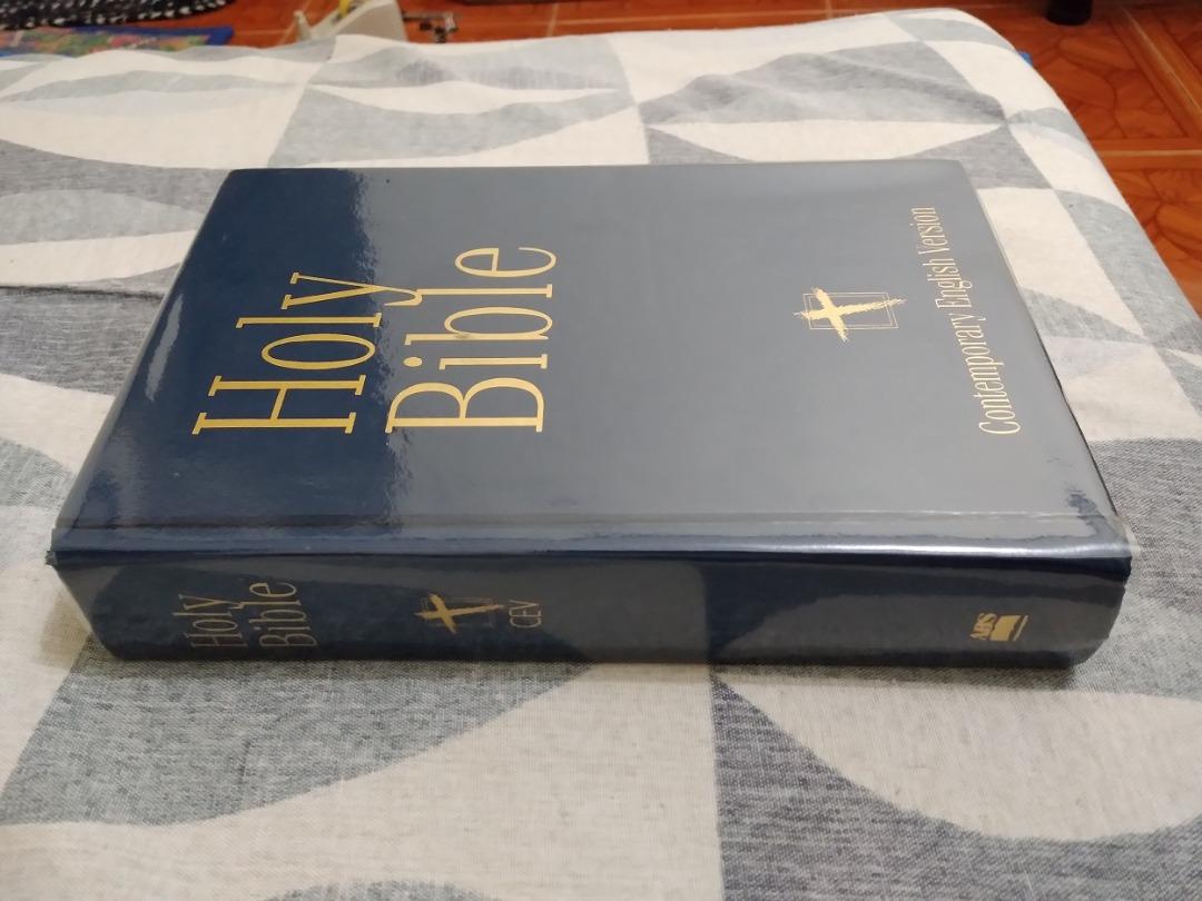 Holy Bible Contemporary English Version 1995, Hobbies & Toys, Books ...