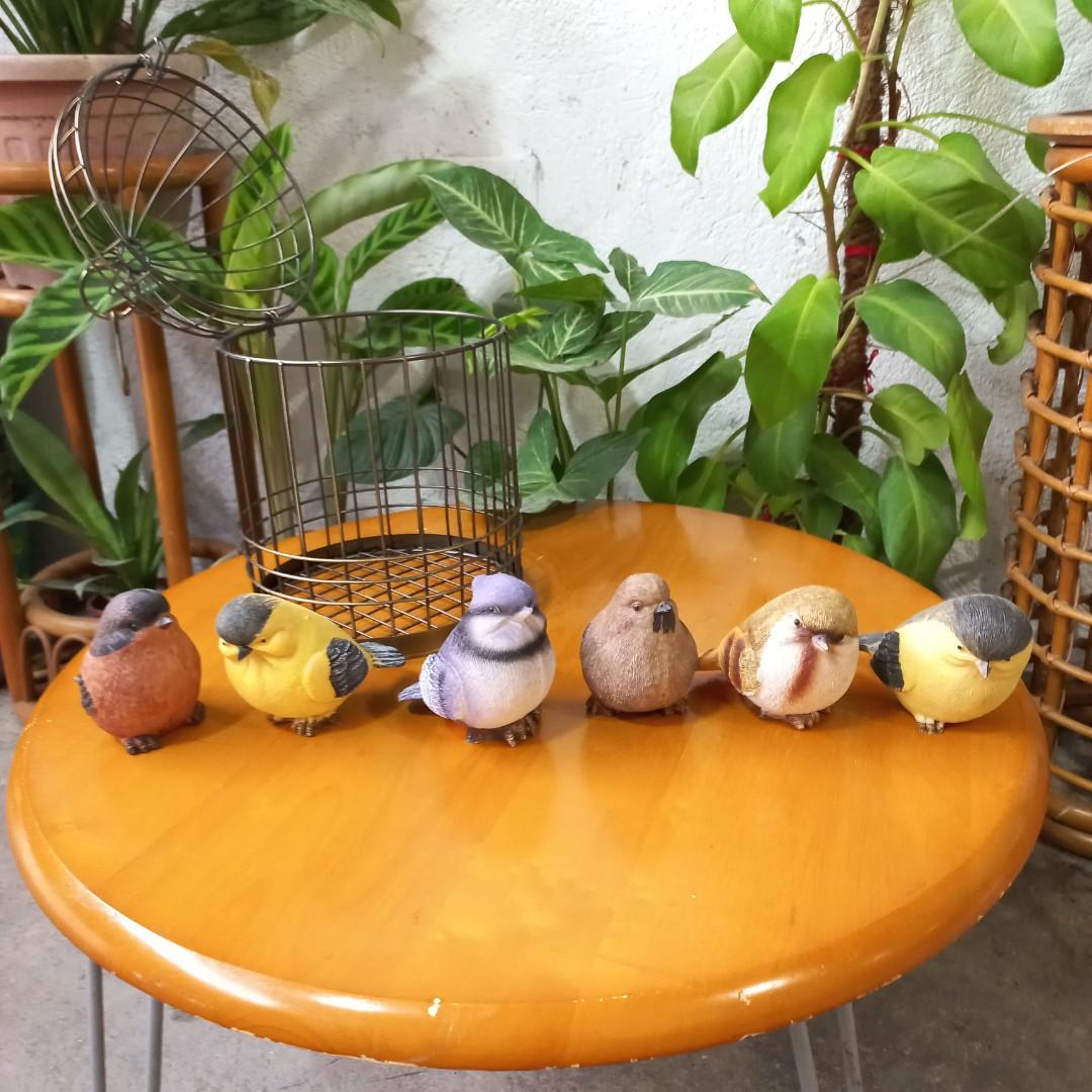6 resin birds with metal bird cage garden decor, Furniture & Home ...