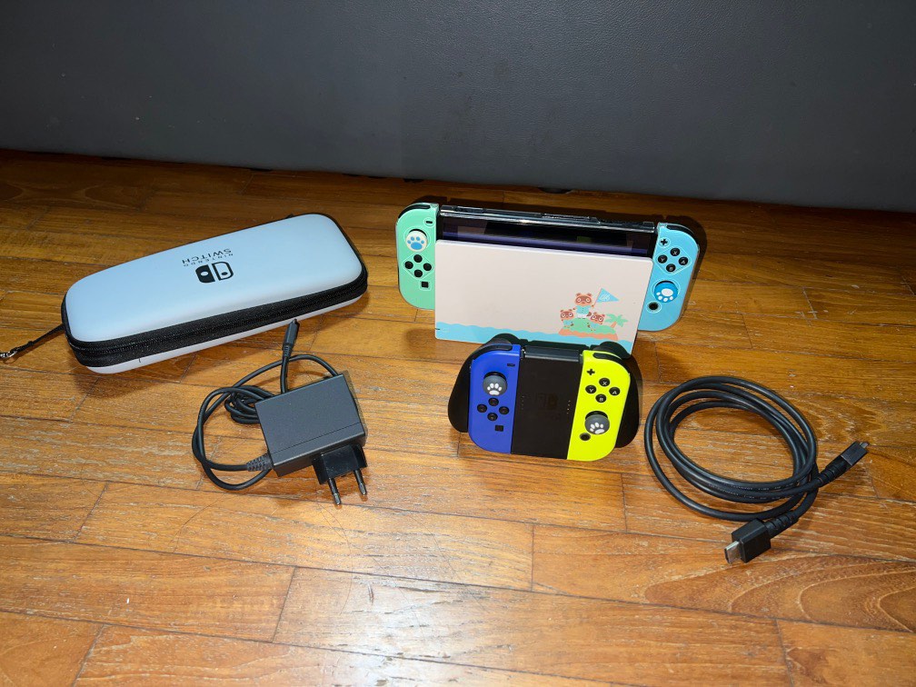 Nintendo Switch Gen 2 with 2 extra Joy Con controller, Video Gaming ...
