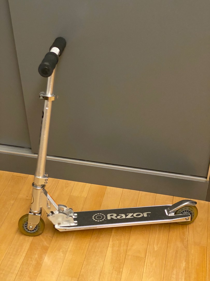 Razor Foldable Kids Scooter A4, Sports Equipment, Sports & Games ...