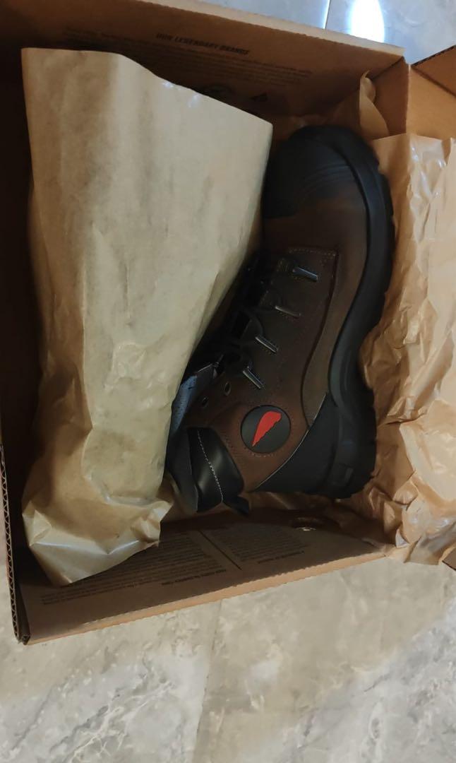 Red wing safety boot 3228, Men's Fashion, Footwear, Boots on Carousell