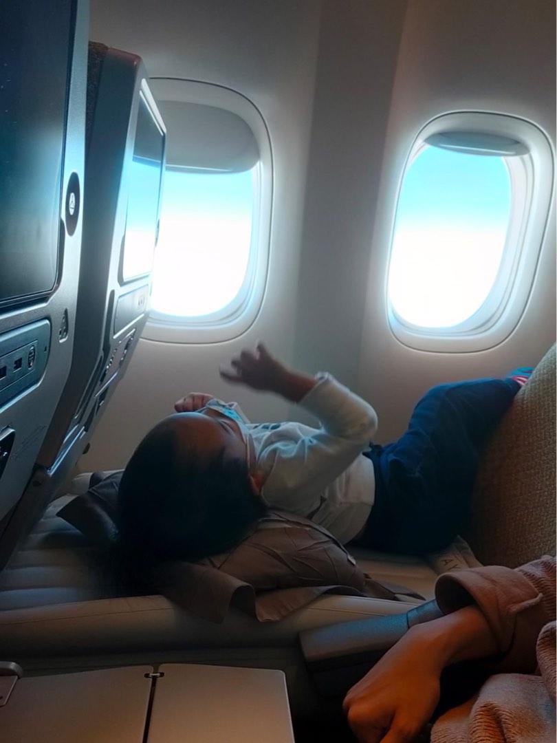 [For rent] Rental of Flyaway bed (inflatable kids plane bed), Hobbies ...