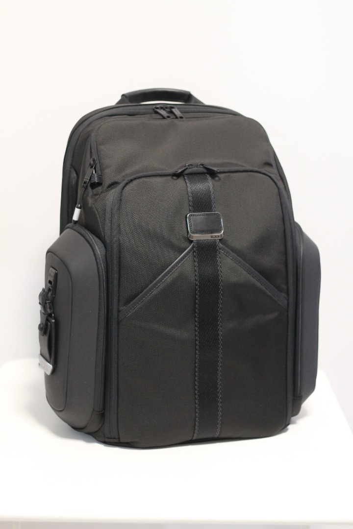 Retail $1040 - Tumi 2325001D - Esports Pro Large Backpack / 18" laptop ...
