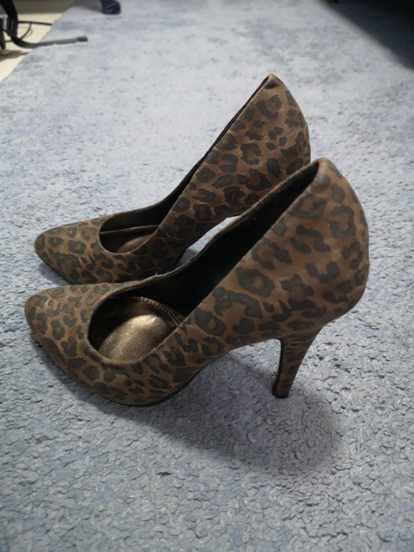 Retro leopard print heels, Women's Fashion, Footwear, Heels on Carousell