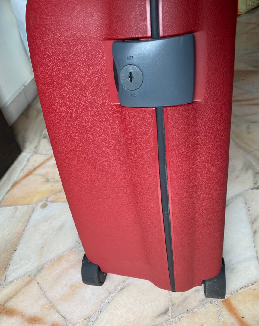 Samsonite (65,50,20 : L,w,h), Hobbies & Toys, Travel, Luggage on Carousell