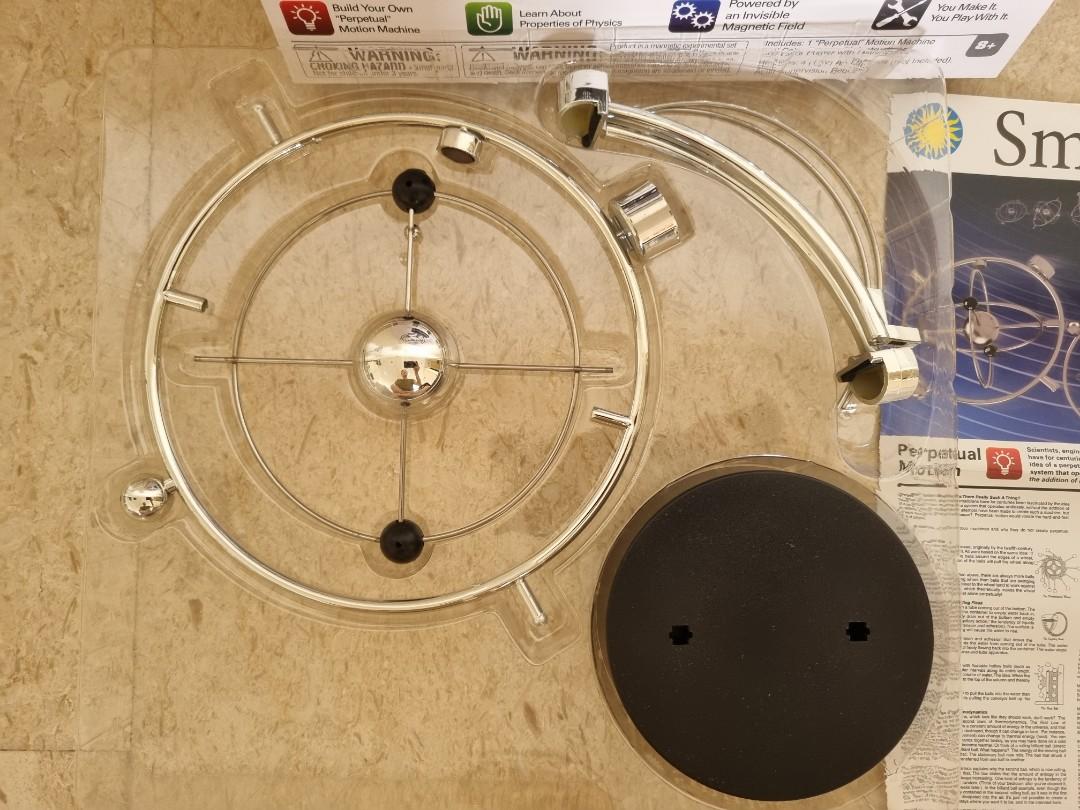 Smithsonian Perpetual Motion Machine STEM, Hobbies & Toys, Toys & Games ...