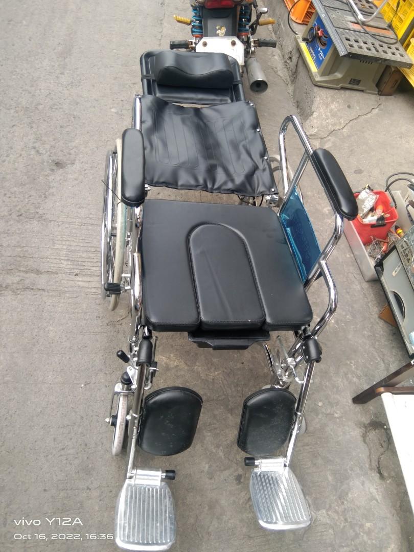 SurrMed Reclining Commode Wheelchair, Health & Nutrition, Assistive ...