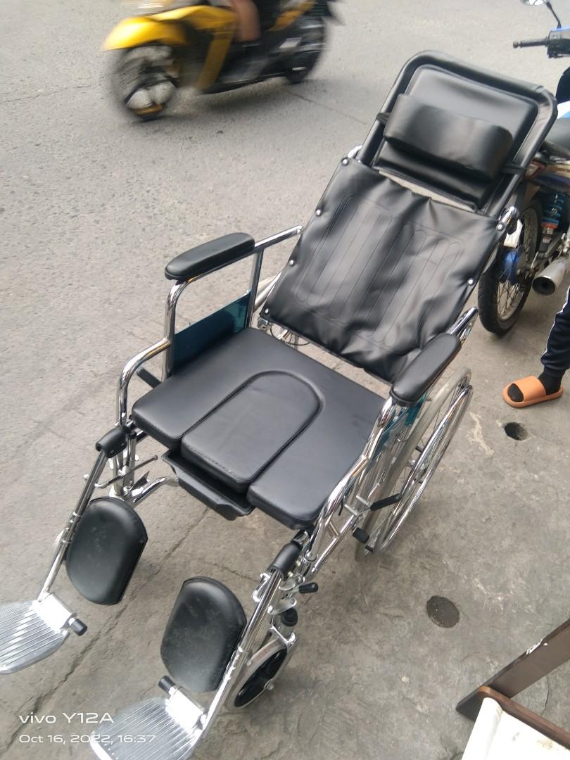 SurrMed Reclining Commode Wheelchair, Health & Nutrition, Assistive ...