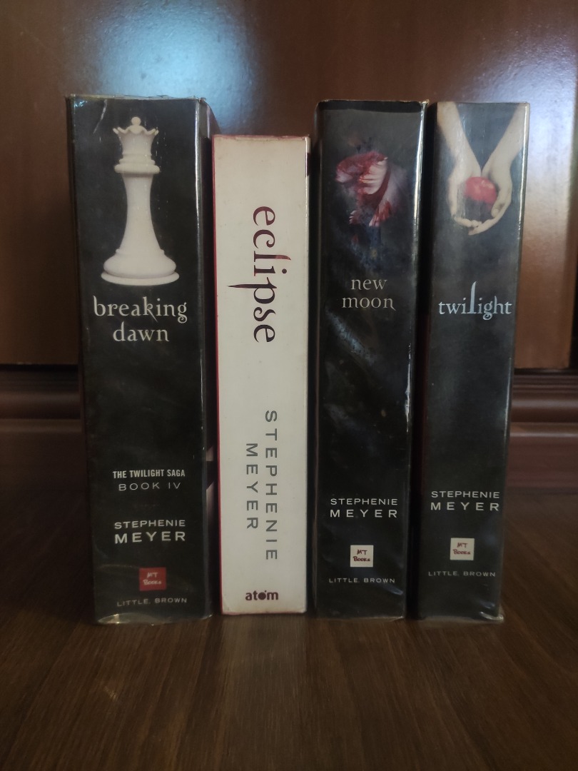 Twilight Series Set 1-4 (PRE-LOVED), Hobbies & Toys, Books & Magazines ...