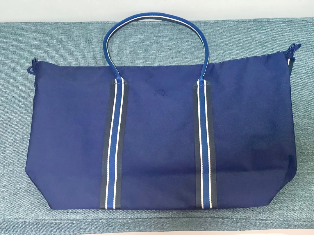 Uniqlo Cross Body bag, collaboration with JW Anderson, Women's Fashion ...