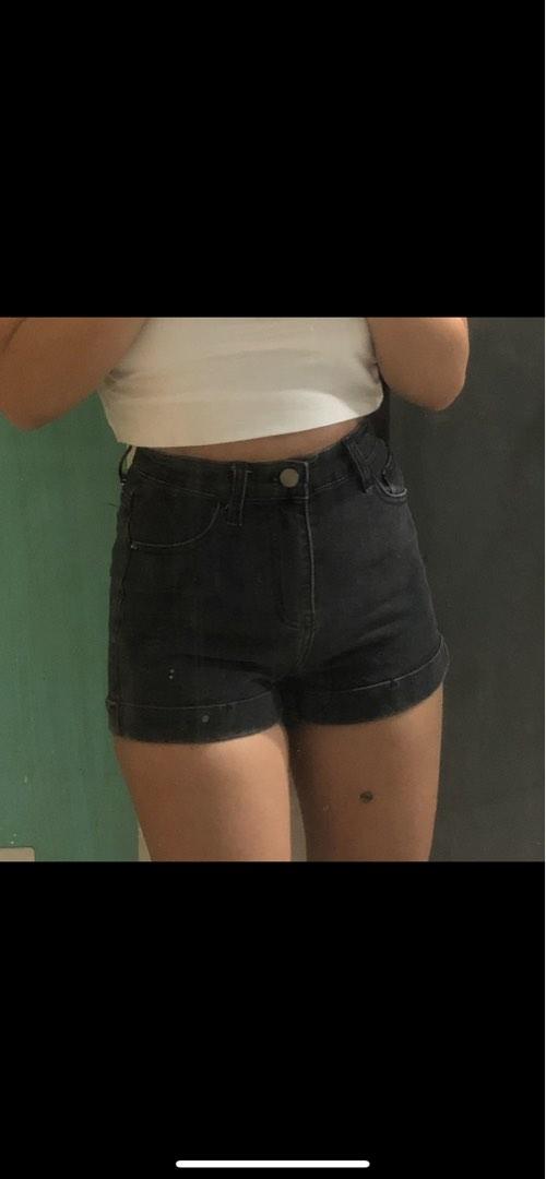 Vinnie Highwaist Short, Women's Fashion, Bottoms, Shorts on Carousell