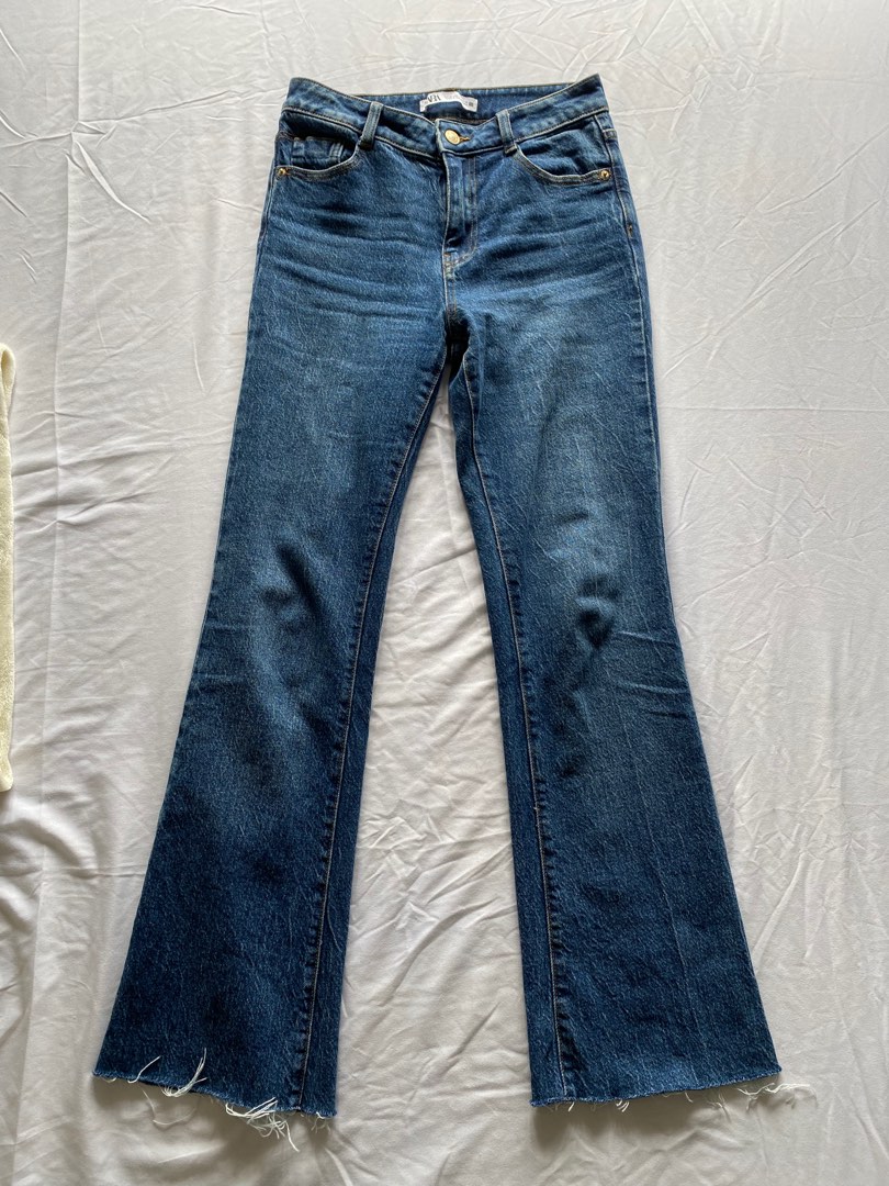 Zara High Rise Flared Jeans, Women's Fashion, Bottoms, Jeans on Carousell