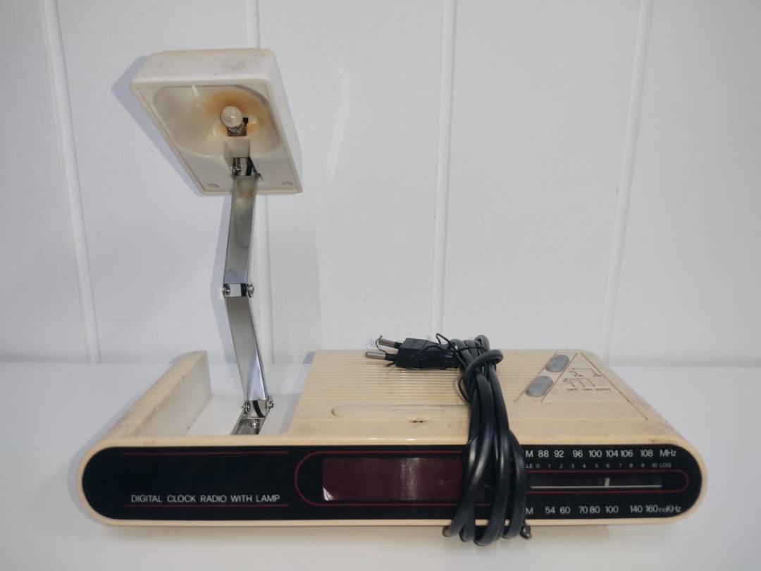 1990 CARLTON - DIGITAL CLOCK RADIO WITH LAMP, Mobile Phones & Gadgets ...