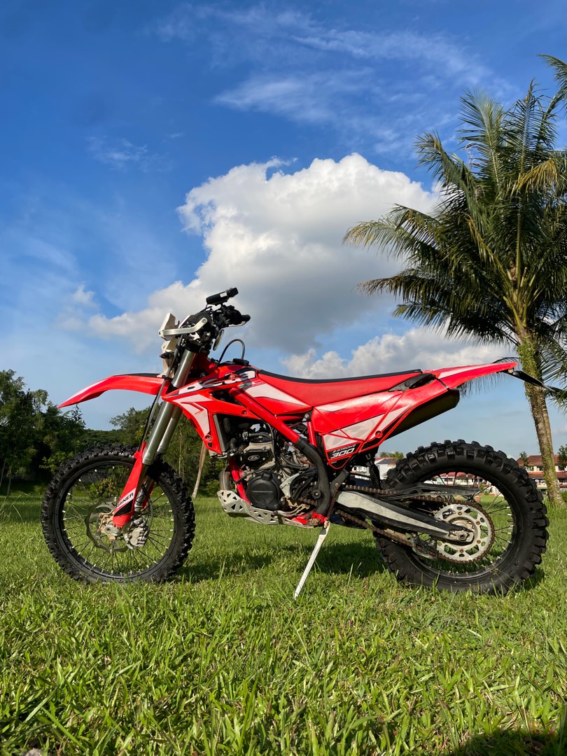 COE Registered 2020 Beta Xtrainer 300 2 Stroke Dirt Bike Enduro KTM ...