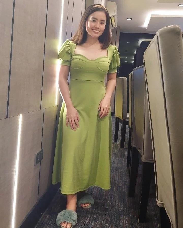 Avocado Green Corset Puff Sleeves Maxi Dress, Women's Fashion, Dresses ...