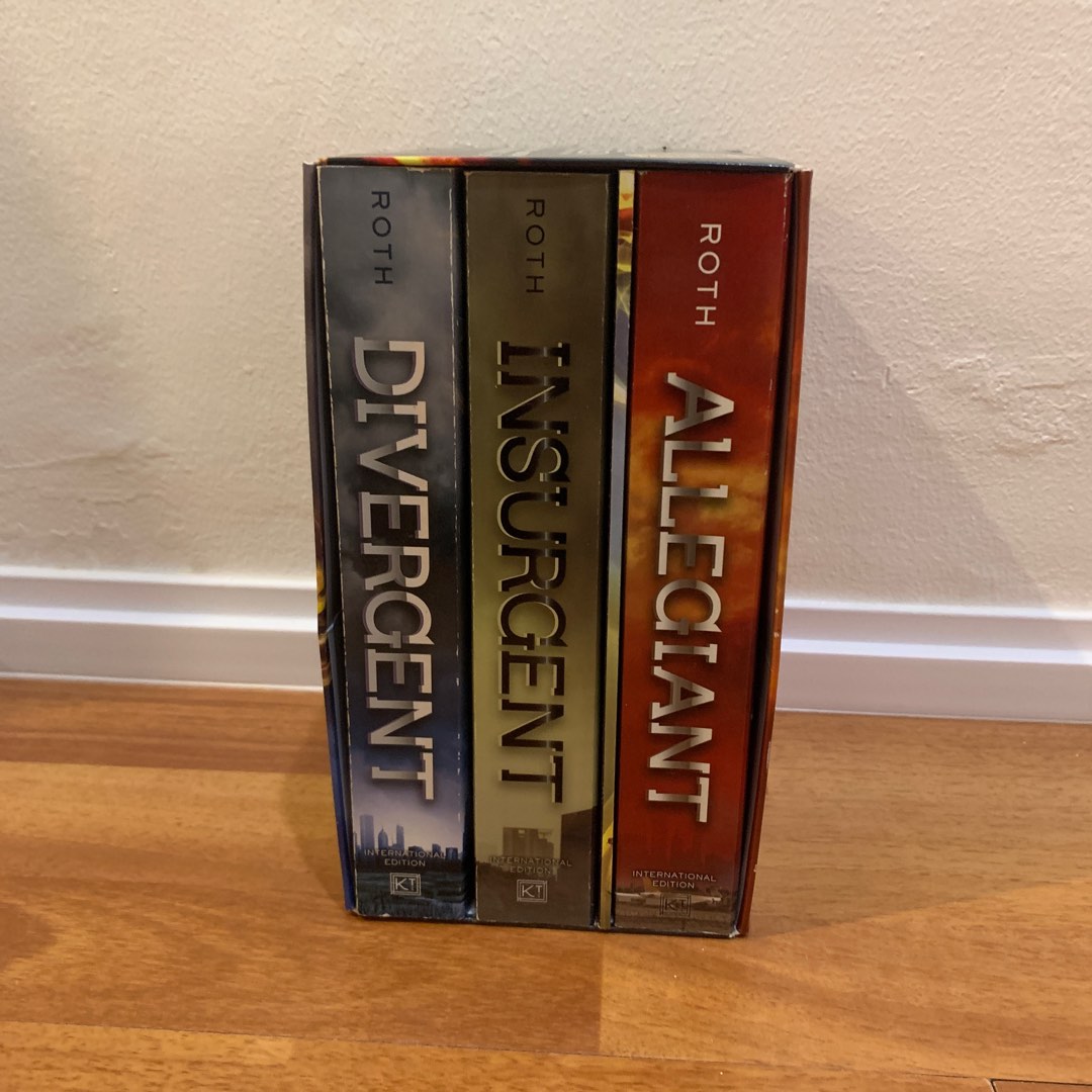 Divergent Trilogy Boxed Set by Veronica Roth, Hobbies & Toys, Books ...