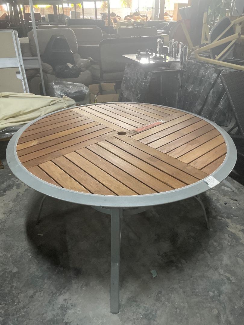 Edinburg Burmese Teak Top Round Table Brown Colour / Meja Bulat Atas ...