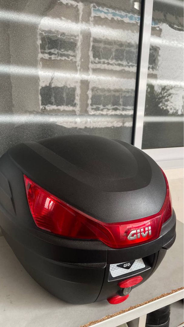 Givi Box (27L), Motorcycles, Motorcycle Accessories on Carousell
