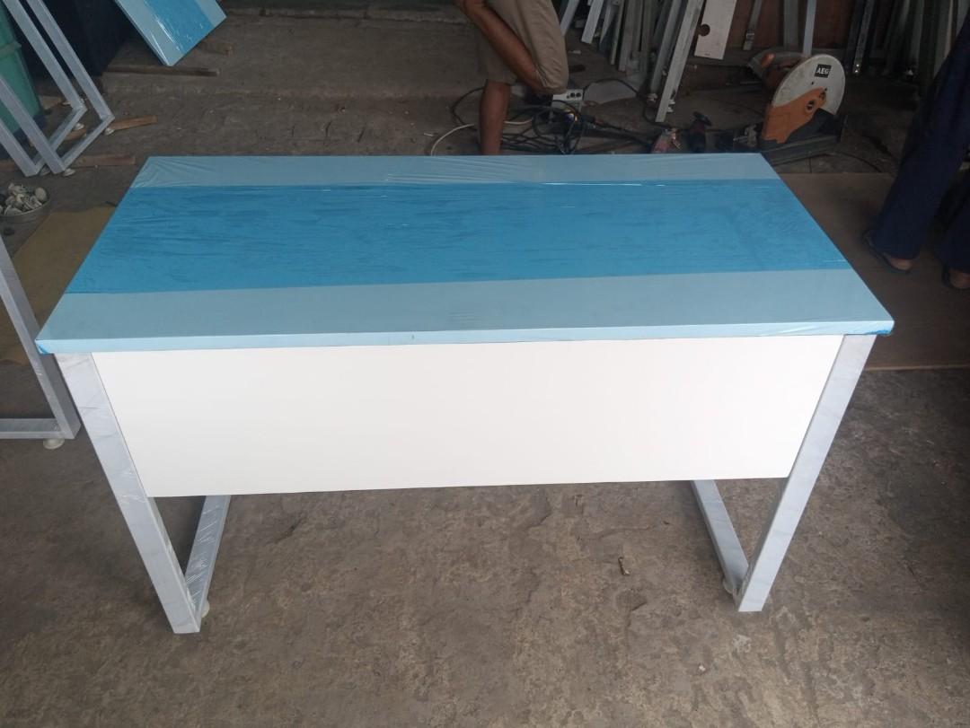 Meja Komputer, Barang Yang Dicari di Carousell