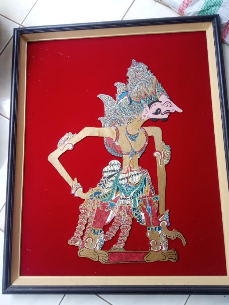 Pajangan wayang kulit sudah sepuh(tua), Antik, Pajangan di Carousell
