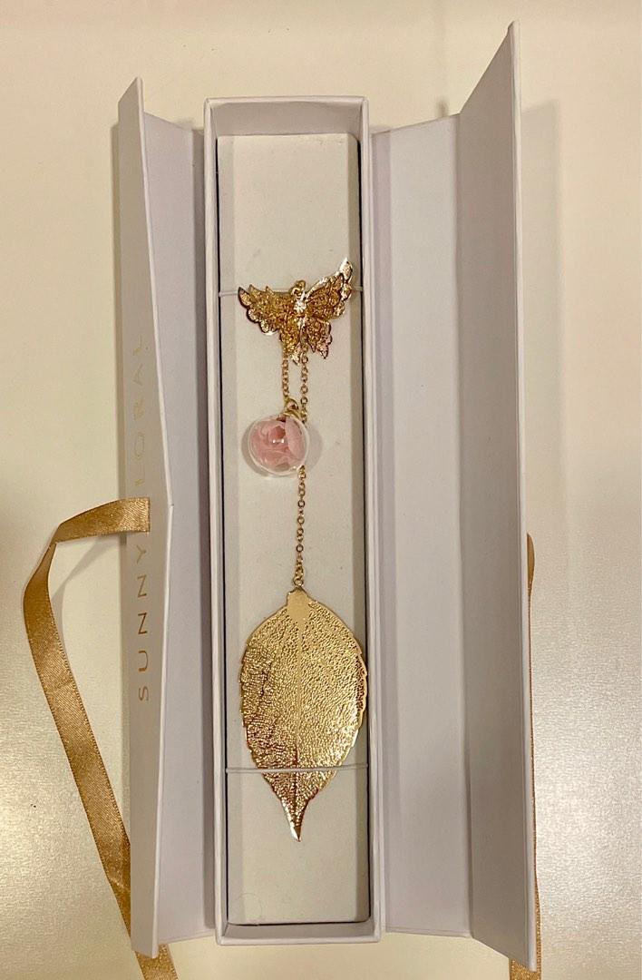 Pretty Gold Chain Bookmark with Butterfly and Everlasting Flower ...