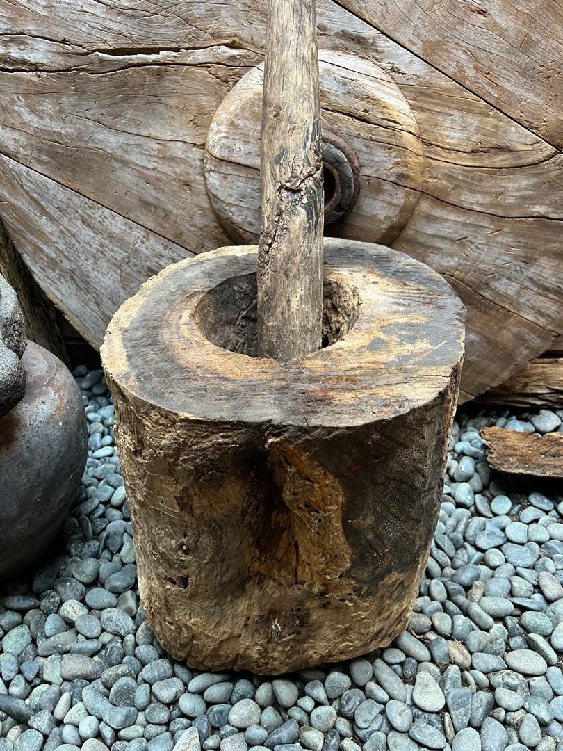 Primitive lusong pang bigas solid molave, Hobbies & Toys, Memorabilia ...