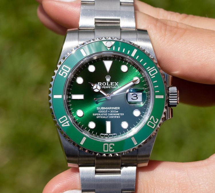 Rolex Submariner Hulk 116610LV Green Dial, Luxury, Watches on Carousell