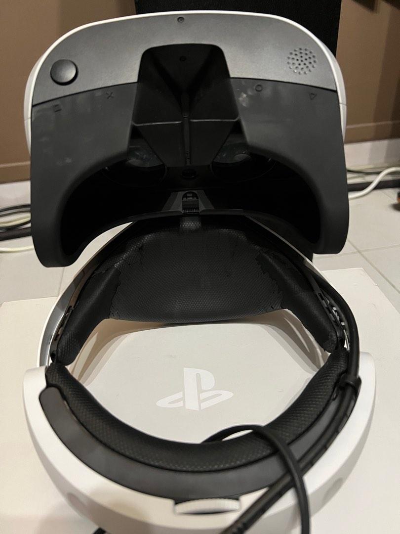 Selling PS4 Pro 1 TB with VR/controllers/chargers, Video Gaming, Video ...