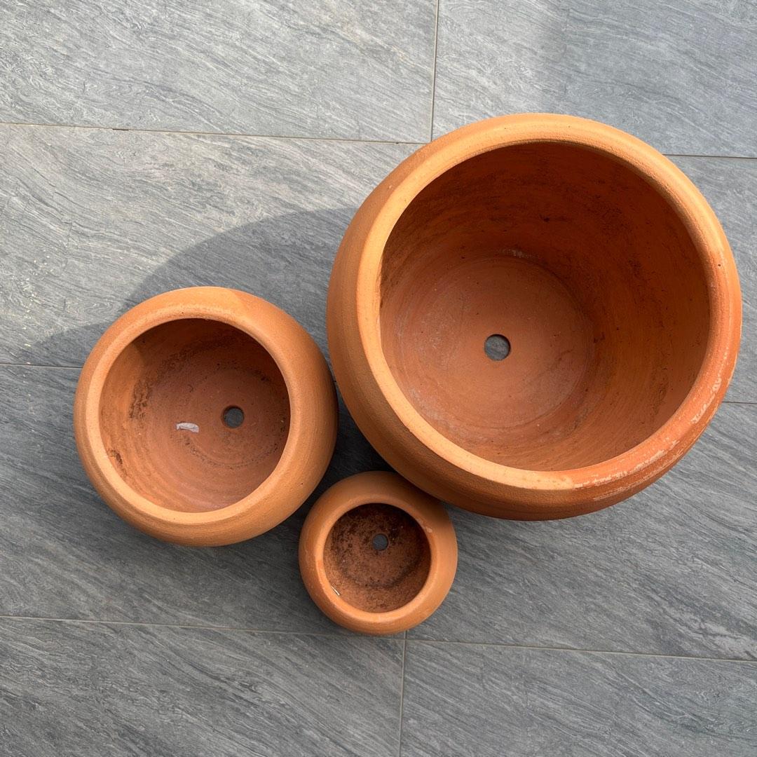 Set of 3 Clay Pots, Furniture & Home Living, Gardening, Pots & Planters ...