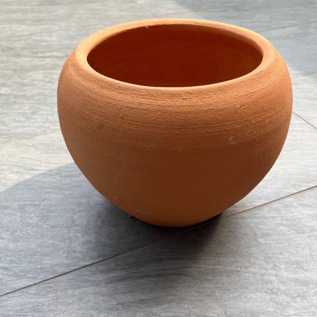 Set of 3 Clay Pots, Furniture & Home Living, Gardening, Pots & Planters ...