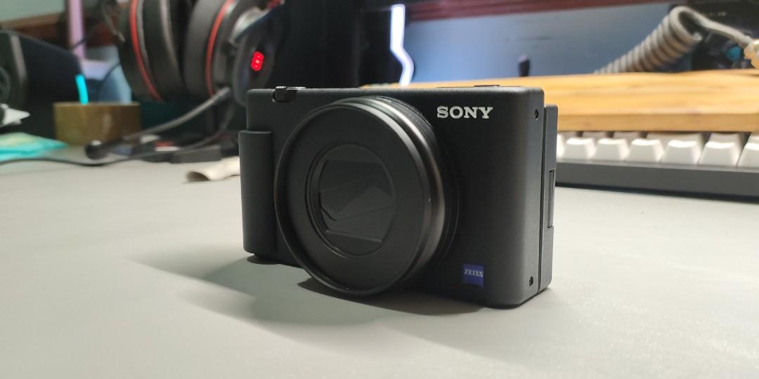sony ZV1 black (rarely used), Photography, Cameras on Carousell