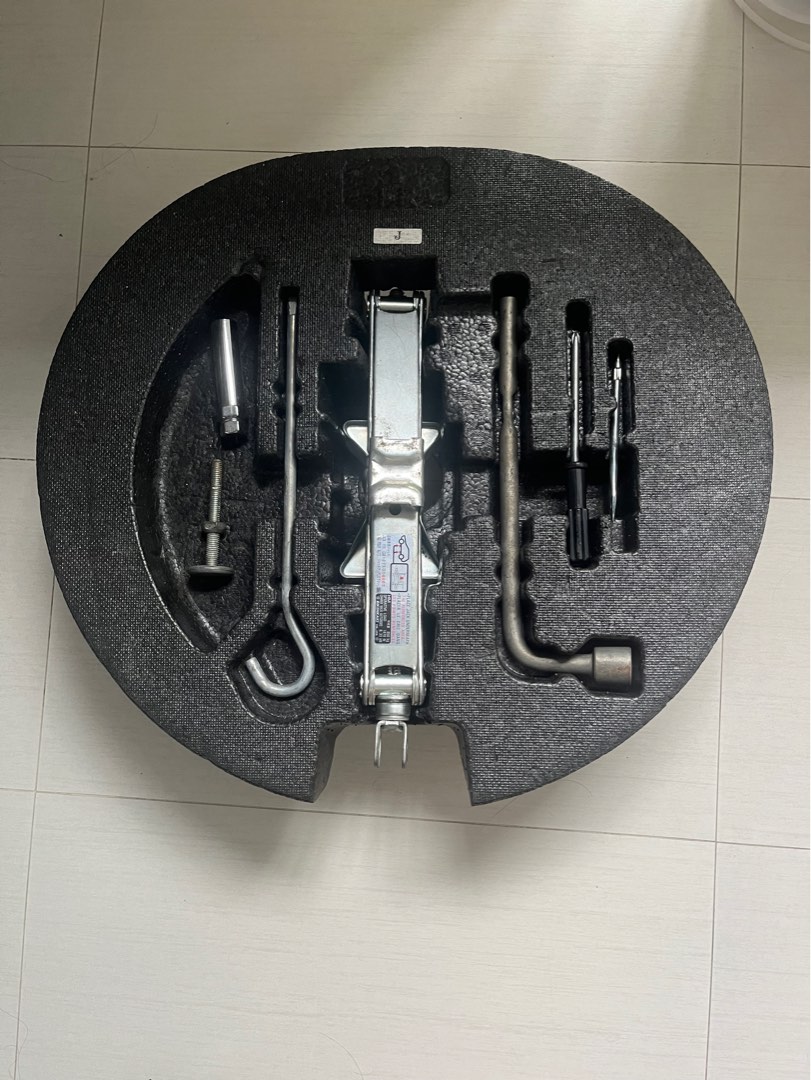 Spare tyre spare tools set- FD1, Car Accessories, Accessories on Carousell