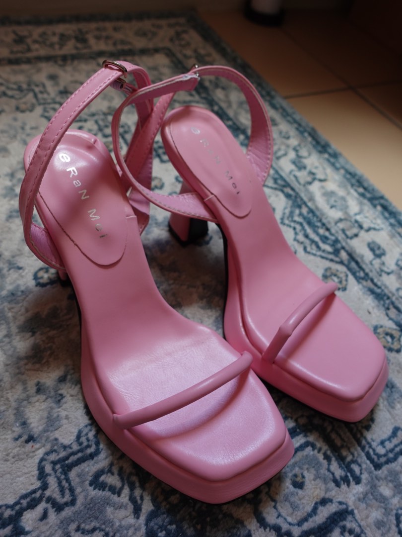 Square Toed High Heels, Women's Fashion, Footwear, Heels on Carousell